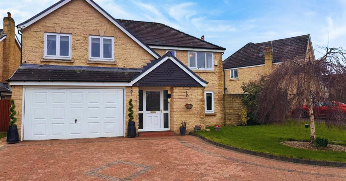 Best Month to Sell Your House in the UK | Mighty House | Mighty House